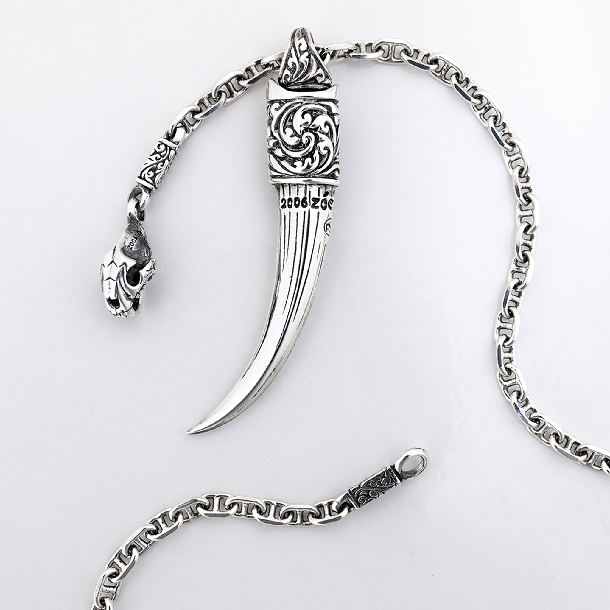 Saber Toothed Tiger Charm Lock Necklace – ZOCALO JAPAN OFFICIAL WEB SITE