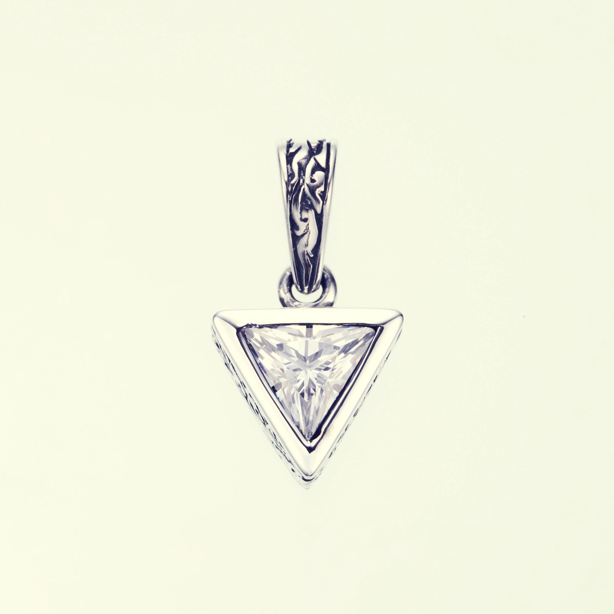 Jeweled Ivy Triangle Pendant : (White CZ)｜ジュエルド・アイビー・トライアングル・ペンダントトップ ...